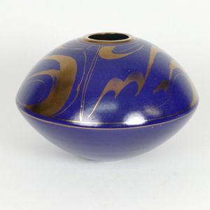 Peter Collis (New Zealand) ceramics - price guide and values