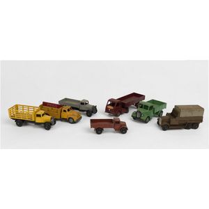 Vintage British Dinky Toys, models of cars, vans and trucks - price ...