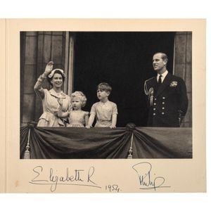 1954 Royal Family Christmas Card Signed by Queen Elizabeth II ...