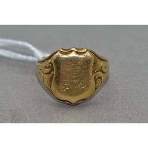 Eagle Crest Signet Ring in 18ct Yellow Gold - Rings - Jewellery