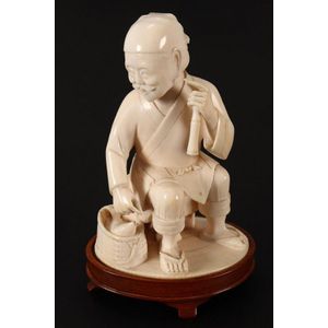Carved Chinese ivory human figures - price guide and values