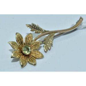 Peridot Flower Brooch in 15ct Rose Gold - Brooches - Jewellery