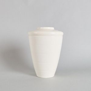 Moonstone Wedgwood Vase by Keith Murray - Wedgwood - Ceramics