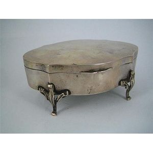 Oval Silver Trinket Box by H. Matthews, Birmingham 1919 - Boxes ...