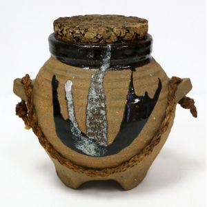 Stoneware Onion Pot with Cork Stopper - New Zealand Potters & Themes ...