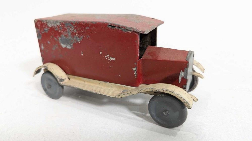 Vintage Wells Toys London Wind Up Tin Truck, 1925 Red - Motor Vehicles ...