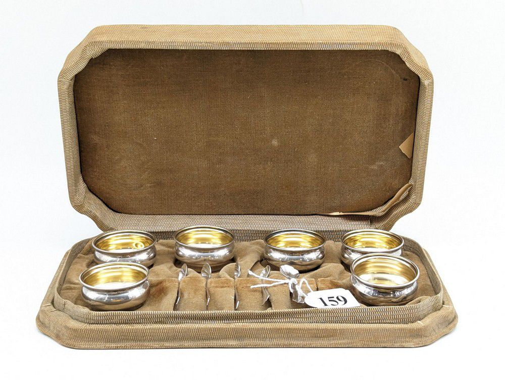 Silver Table Salts and Shell Spoons Set - Condiment & Cruet Sets - Silver