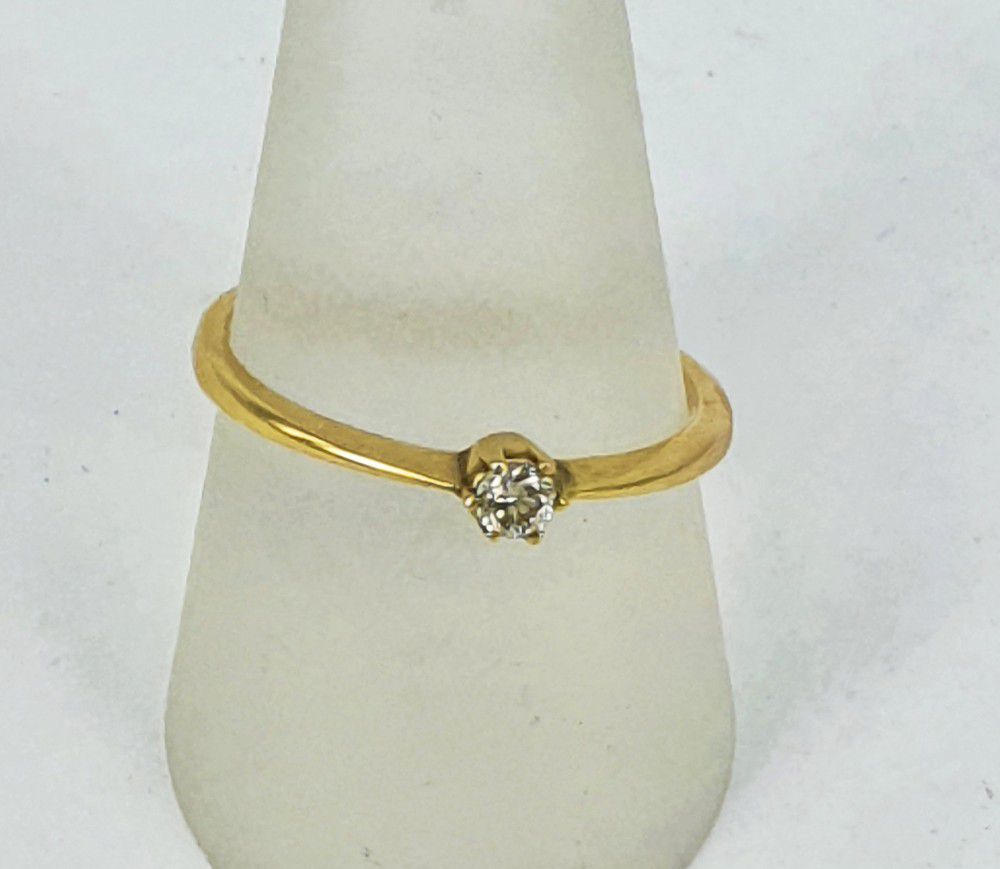 Diamond and 18ct Gold Ring, 0.10ct, Size R - Rings - Jewellery