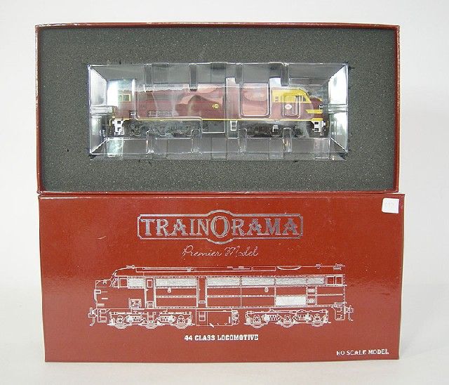 Trainorama HO NSW 4401 Diesel Locomotive in Tuscan Livery - Railway ...