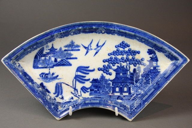 Spode Willow Pattern Supper Plate, 1815 - Spode/Copeland - Ceramics