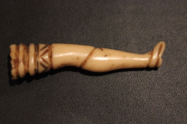Bone leg pipe tamper - Smoking Accessories - Pipes - Recreations & Pursuits
