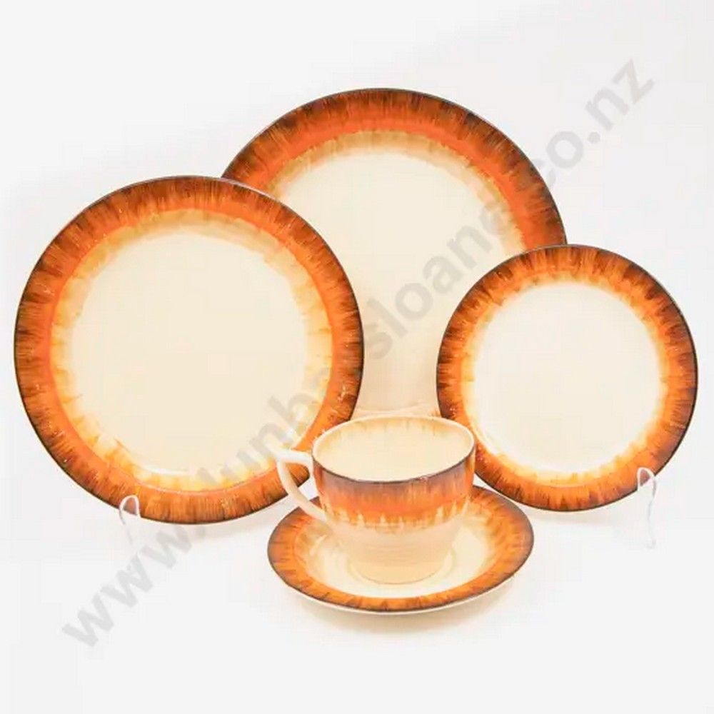 Clarice Cliff Bizarre Aura 4-Person Dinner Set with Plates and Bowls ...