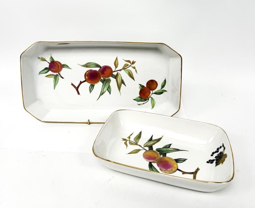 Royal Worcester Evesham Baking Dishes with Fruit Motifs and Gilt ...