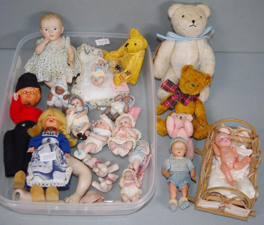 Tiny Treasures: Miniature Dolls and Teddies Collection - Zother Dolls ...