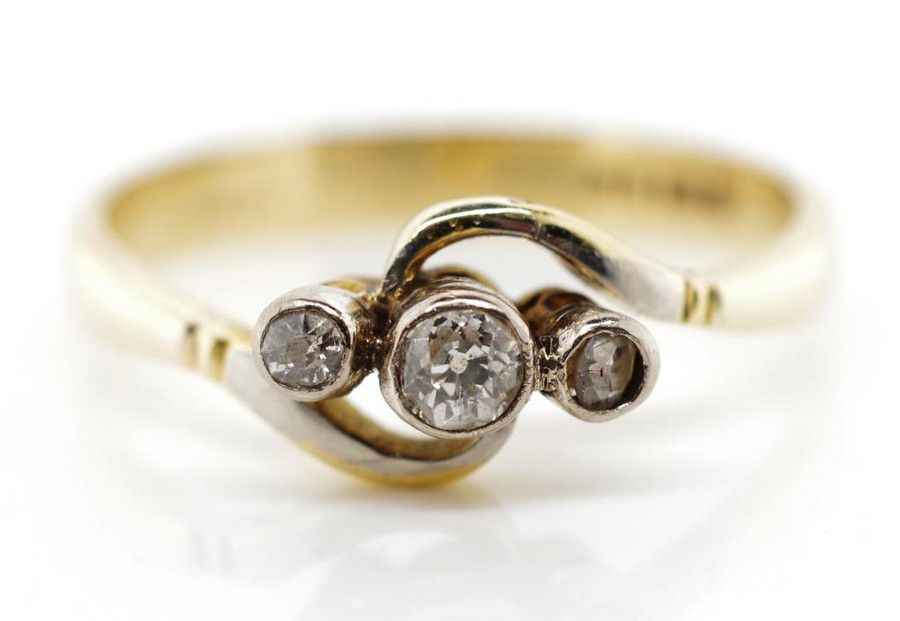 1979 London Gold Ring with Diamond Trilogy - Size P - Rings - Jewellery