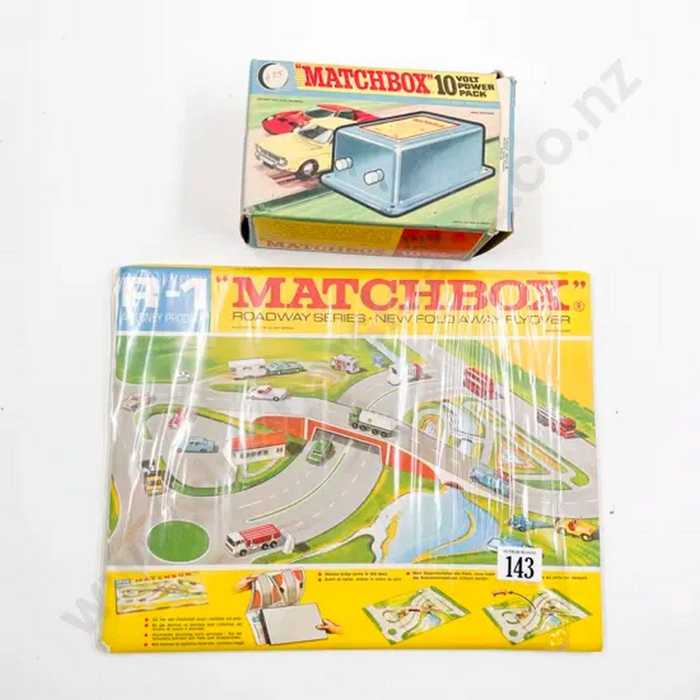 Matchbox R-1 Roadway Series Fold Away Flyover and Power Pack - Branded ...