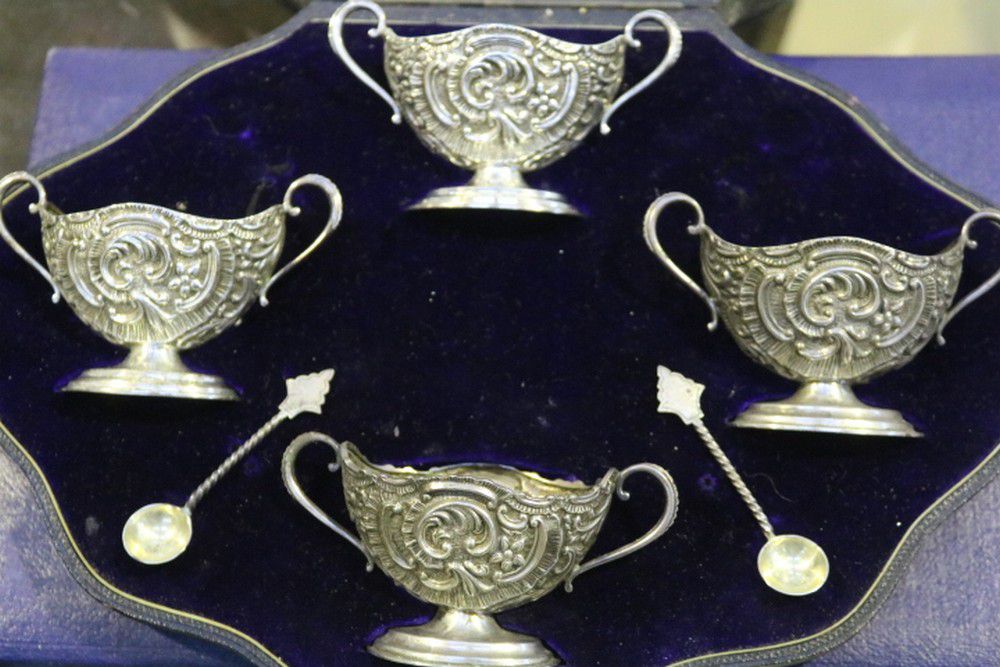 Sterling Silver Salt Set with Spoons - Condiment & Cruet Sets - Silver