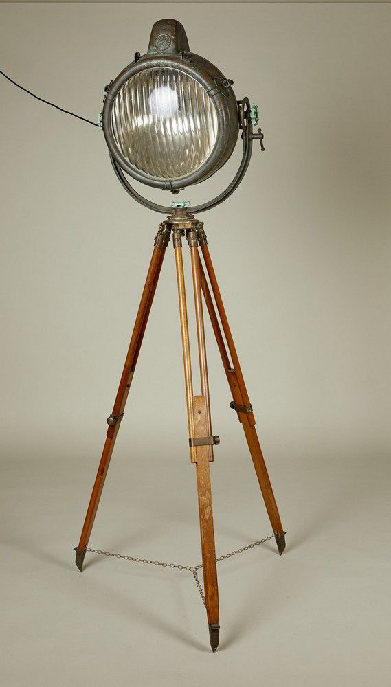 Adjustable Tripod Searchlight with Swivel Lamp - Zother - Lighting