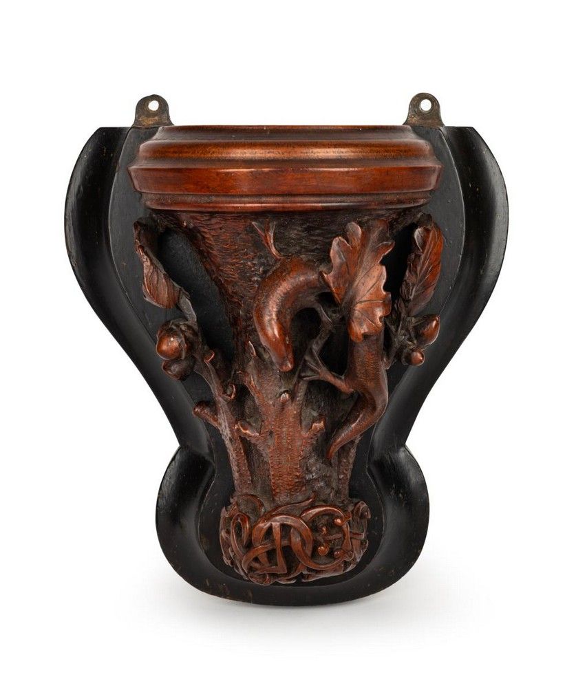 Antique Carved Oak Leaf Wall Bracket with Salamander Decoration - Wall ...