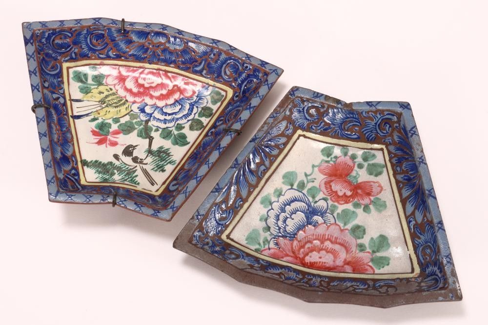 Chinese Yixing Trampeziun Dishes with Bird and Floral Decorations ...