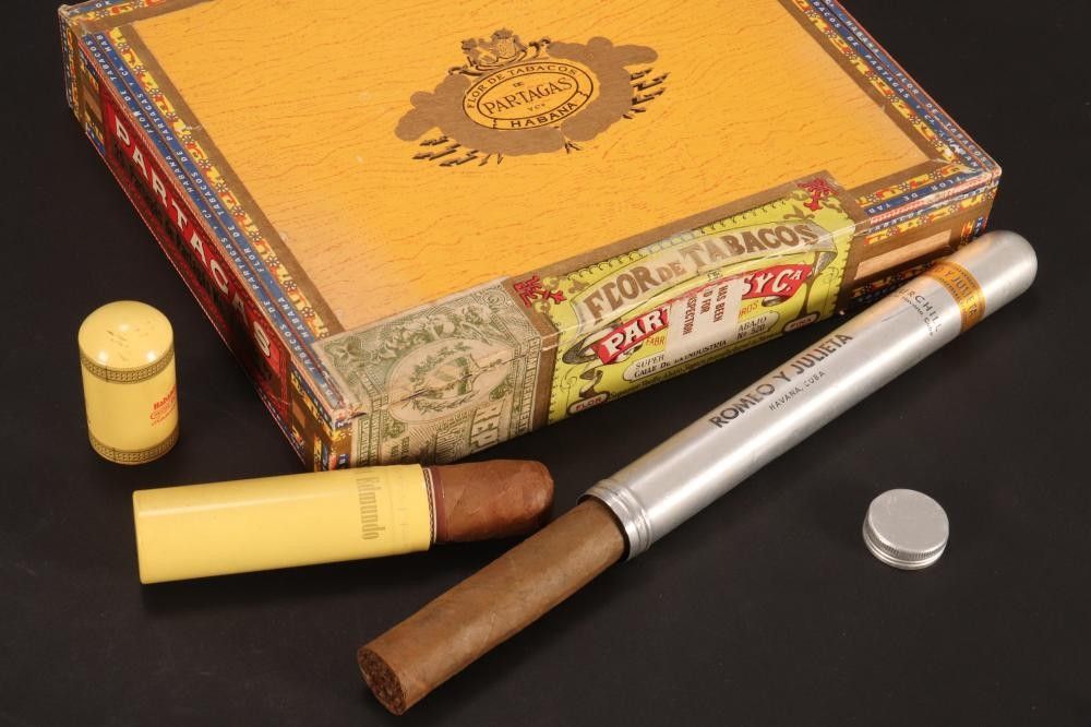 Havana Cuban Cigars Set with Box: Montecristo and Romeo - Smoking ...