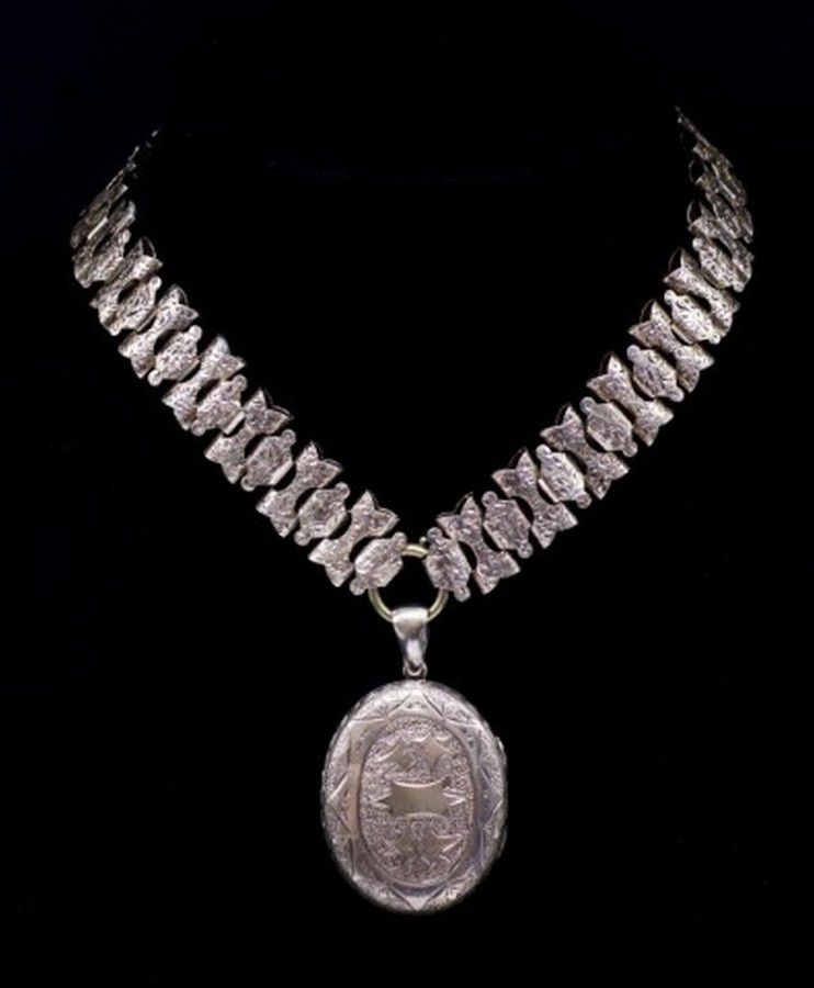 Victorian Engraved Silver Locket & Chain with Ivy Motif - Necklace ...