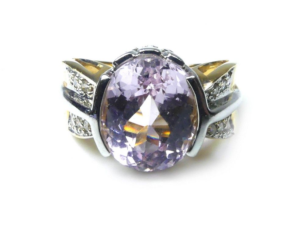 Oval Kunzite Ring with Diamonds in 14ct Yellow Gold - Rings - Jewellery