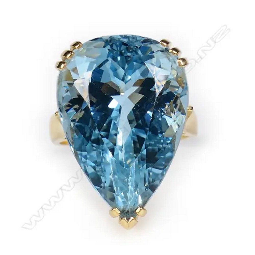 18ct Yellow Gold Large Aquamarine Ring, 21.2cts - Rings - Jewellery