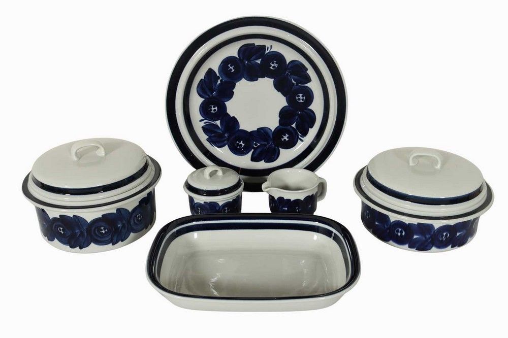 Blue & White Anemone Dinnerware Set by Arabia, Finland - 10 pieces ...