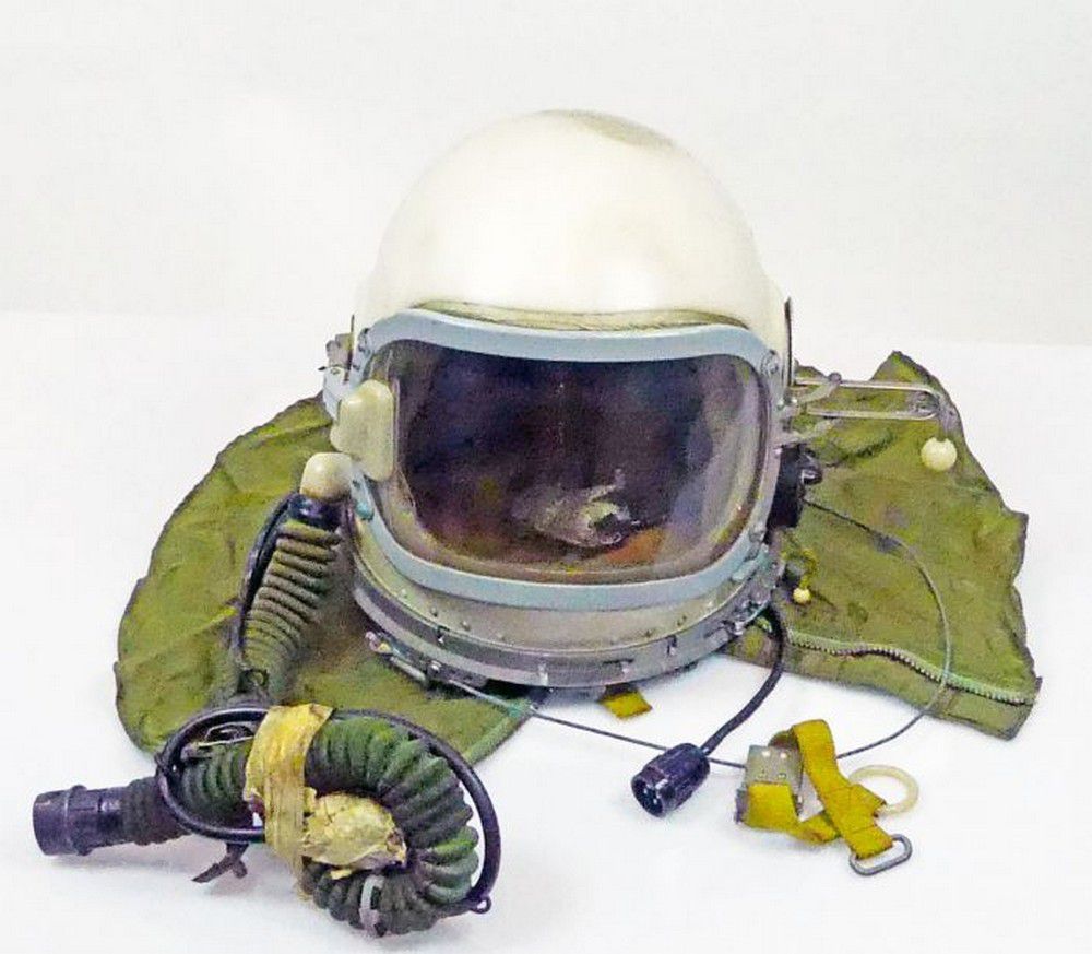 Soviet Mig Fighter Pilot Helmet with Case and Accessories - Russian ...