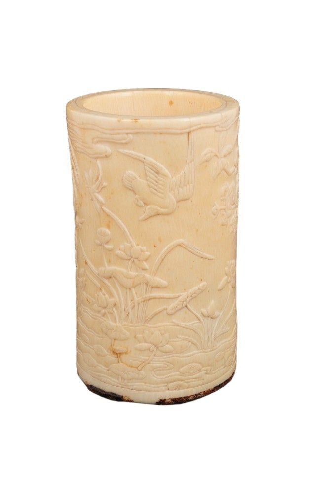 Qing Dynasty Carved Ivory Brush Pot, 19th Century, 13cm - Ivory - Oriental