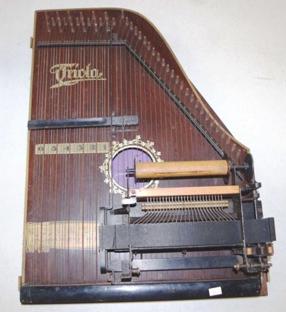 Madoline-Zither: 12 Rolls, Winder, Adjuster, Spare Anchors, Harp Shape ...