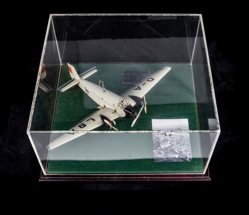 Marklin Junkers Ju 52 Clockwork Plane Kit with Box - Cabinets - Display ...
