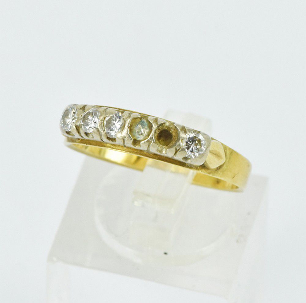 18ct Gold 6-Stone Diamond Ring, 3.8g Weight - Rings - Jewellery