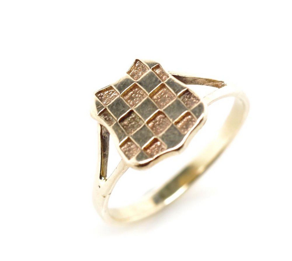 375 9ct Yellow Gold Shield Ring, Size Q - Rings - Jewellery
