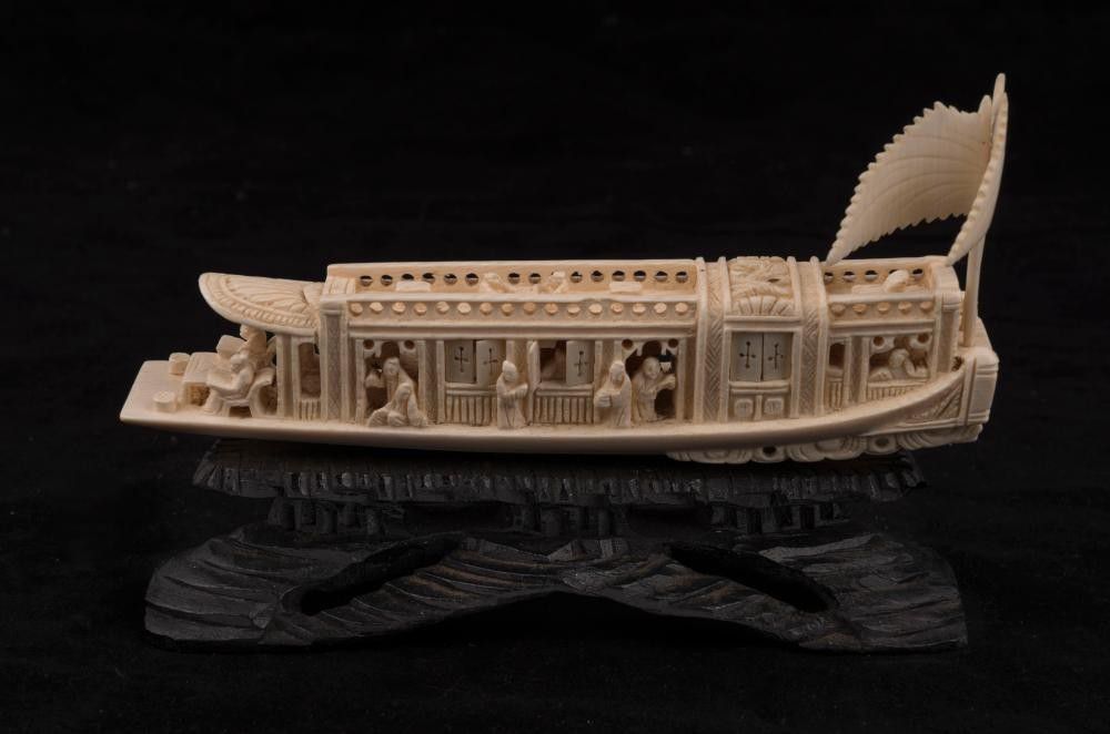 Chinese Ivory Barge on Stand, Mid 20th Century - Ivory - Oriental