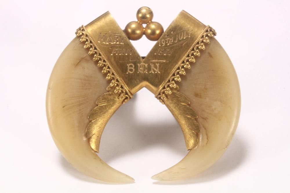 Late Victorian 15ct Gold Tiger's Claw Brooch with Engraving - Brooches ...