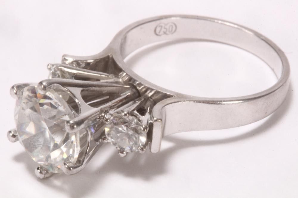 White gold ring with Clearstone and diamond, size L - Rings - Jewellery