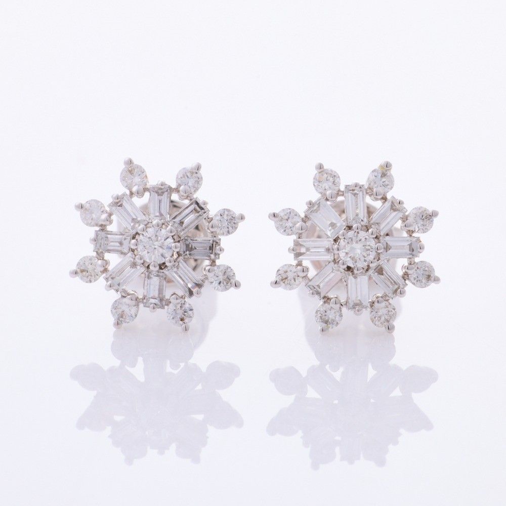 18ct White Gold Snowflake Cluster Diamond Stud Earrings - Earrings ...