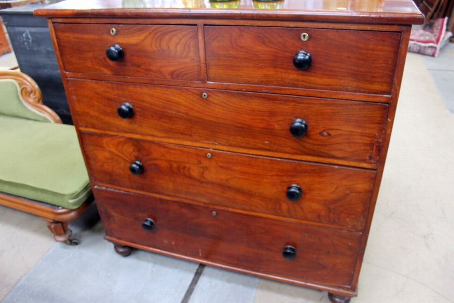 Cedar 5-Drawer Chest for Stylish Storage Solution - Chests of Drawers ...