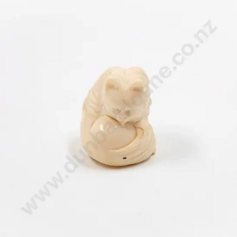Preening Cat: Ivory Netsuke - Netsuke - Oriental