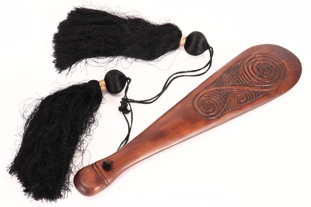 Spiral Design Maori Wooden Patu with Tassels, 40.5 cm Length - New ...