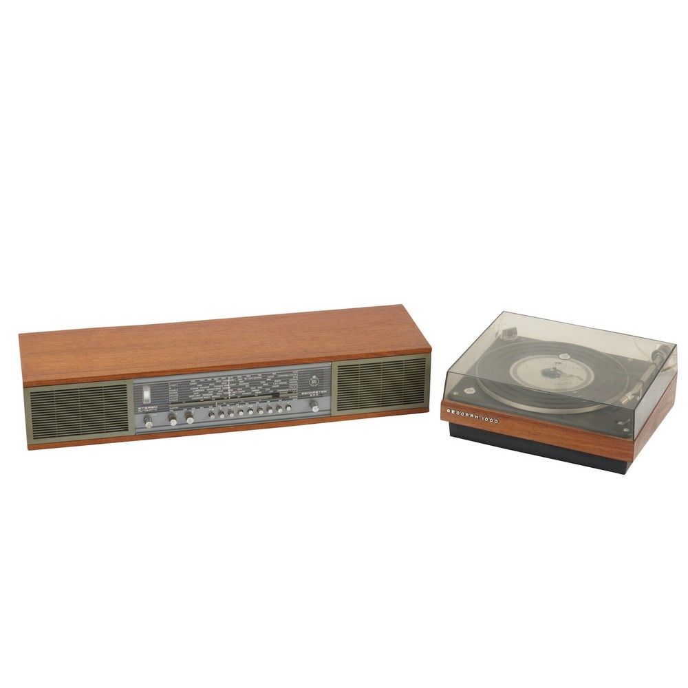 Vintage Bang and Olufsen turntable and receiver set, teak casing - Hi ...
