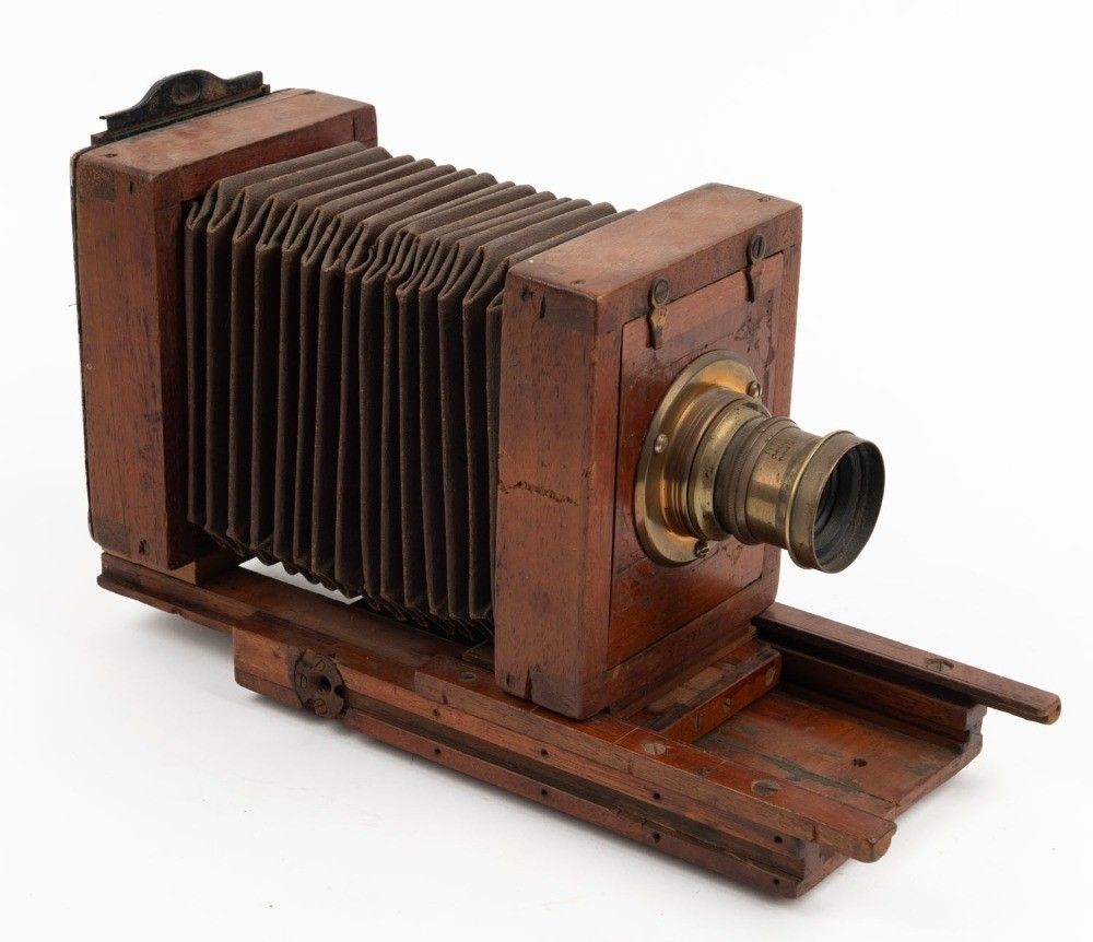 Vintage Plate Tailboard Camera with Multiple Aperture Settings ...