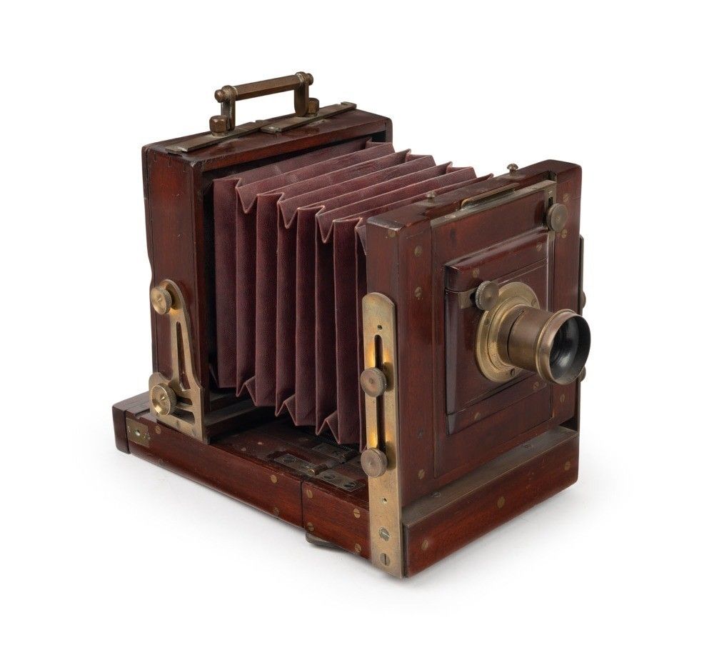 Vintage Plate Tailboard Camera with Uninscribed Brass Lens ...