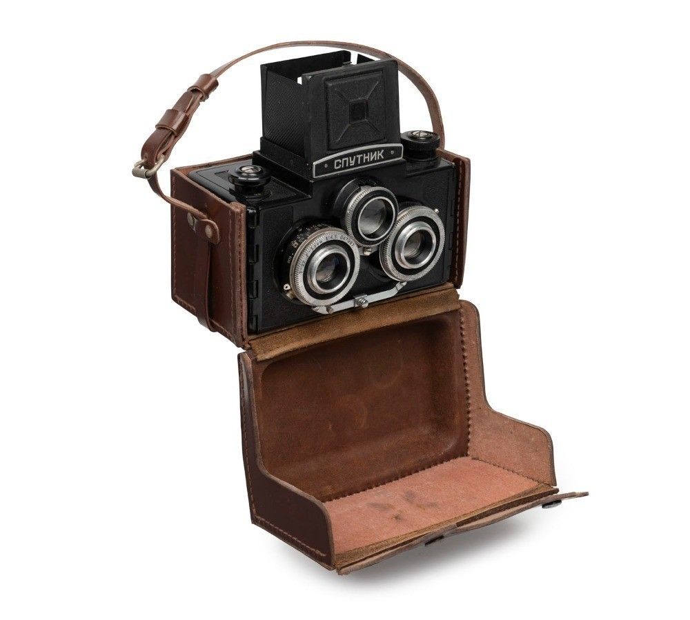 Vintage Gomz Sputnik Stereo TLR Camera with Leather Case - Photography ...