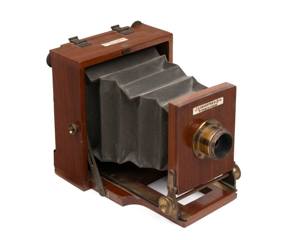 Lancaster 'Merveilleux' 10.5x10.5 cm Field Camera (1880s) - Photography ...