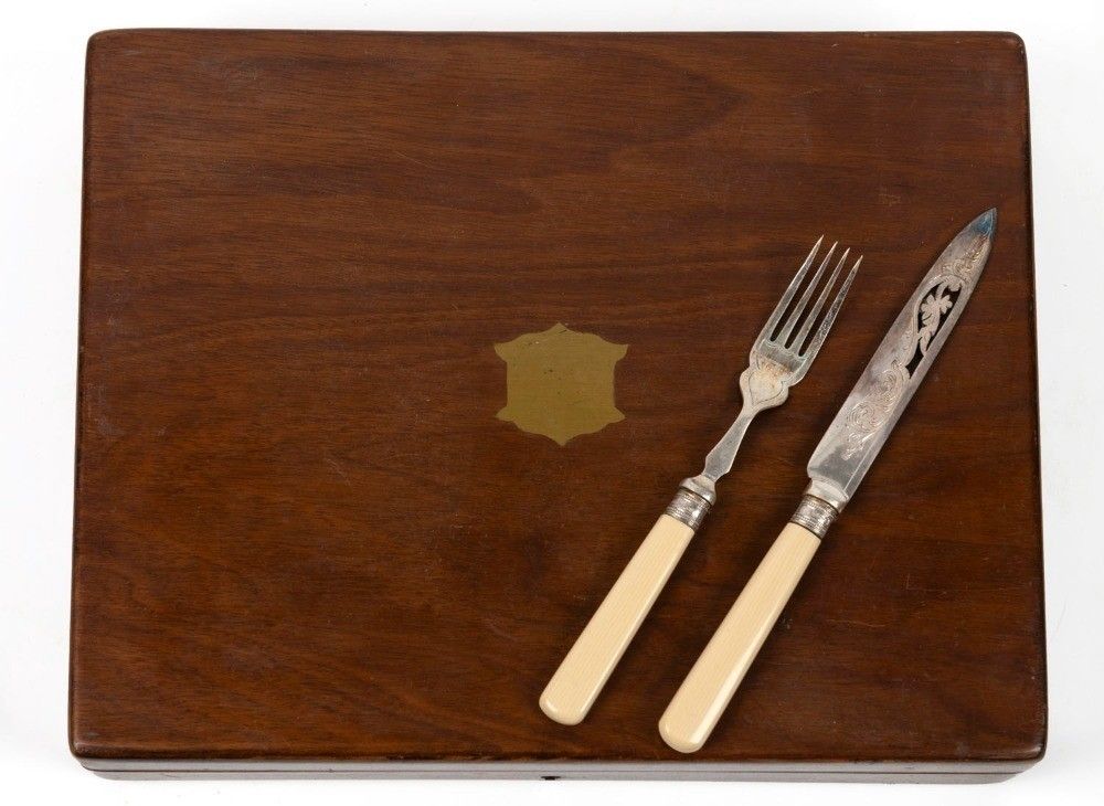 Antique Silver Plated Fish Cutlery Set in Walnut Canteen - Necklace ...