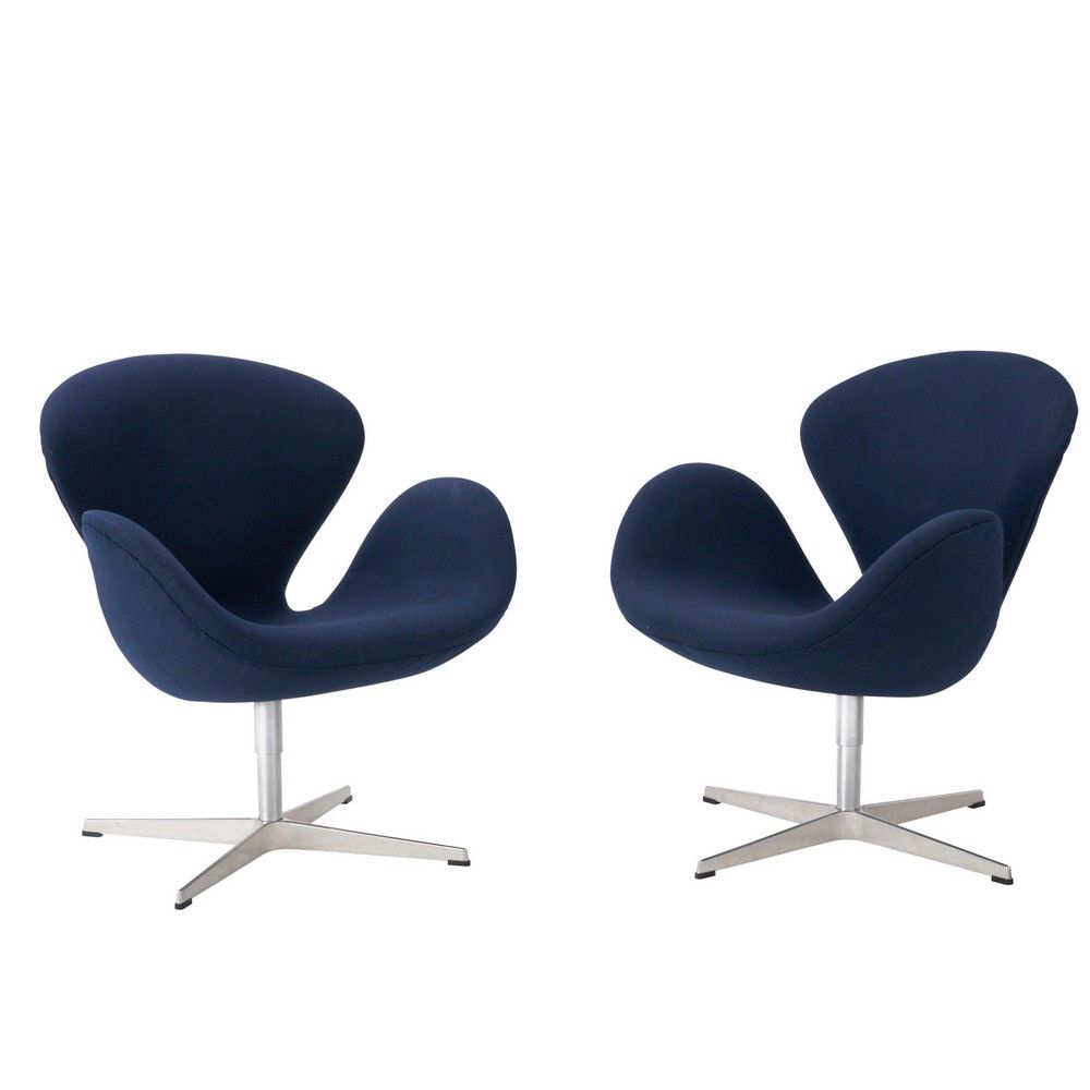 Arne Jacobsen 'Swan' Chairs for Fritz Hansen in Navy Blue ...