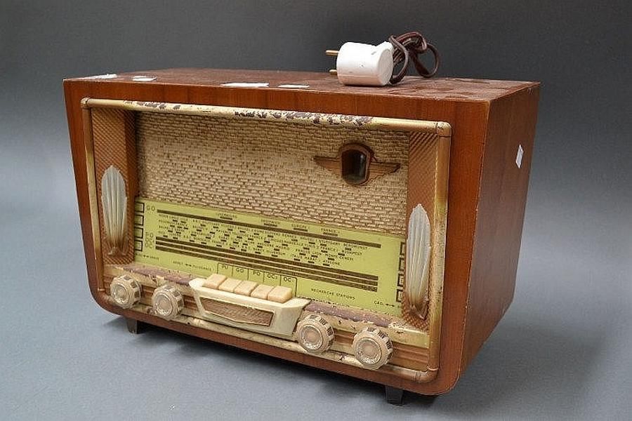 Retro French Radio - Radios - Entertainment Equipment